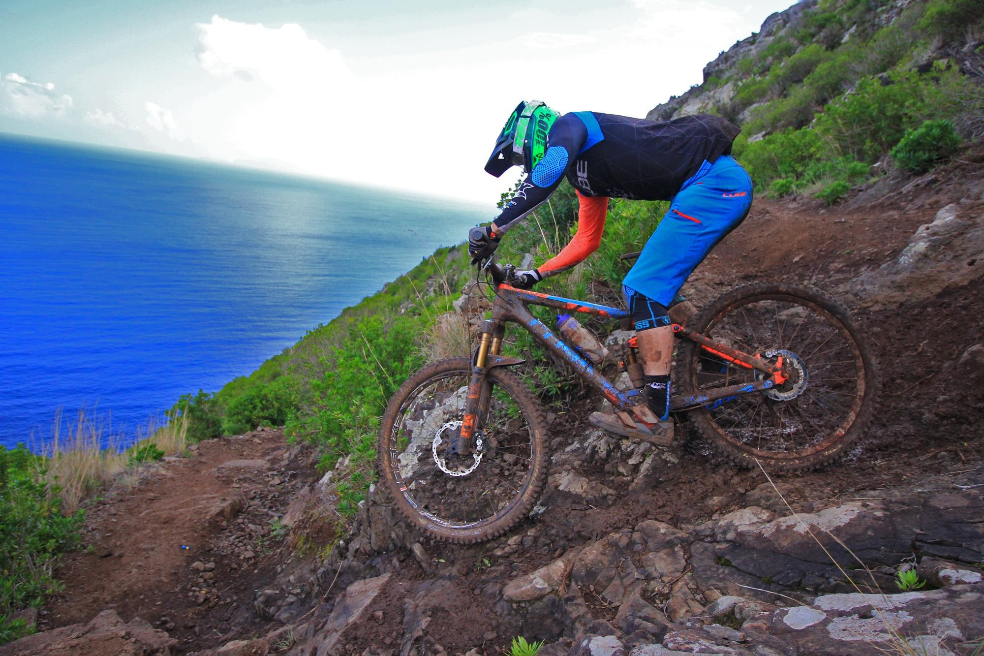 Greg Callaghan s’impose sur l’Entrudo Enduro Madeira